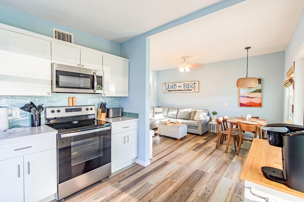 Se La Vie - Treasure Island, FL