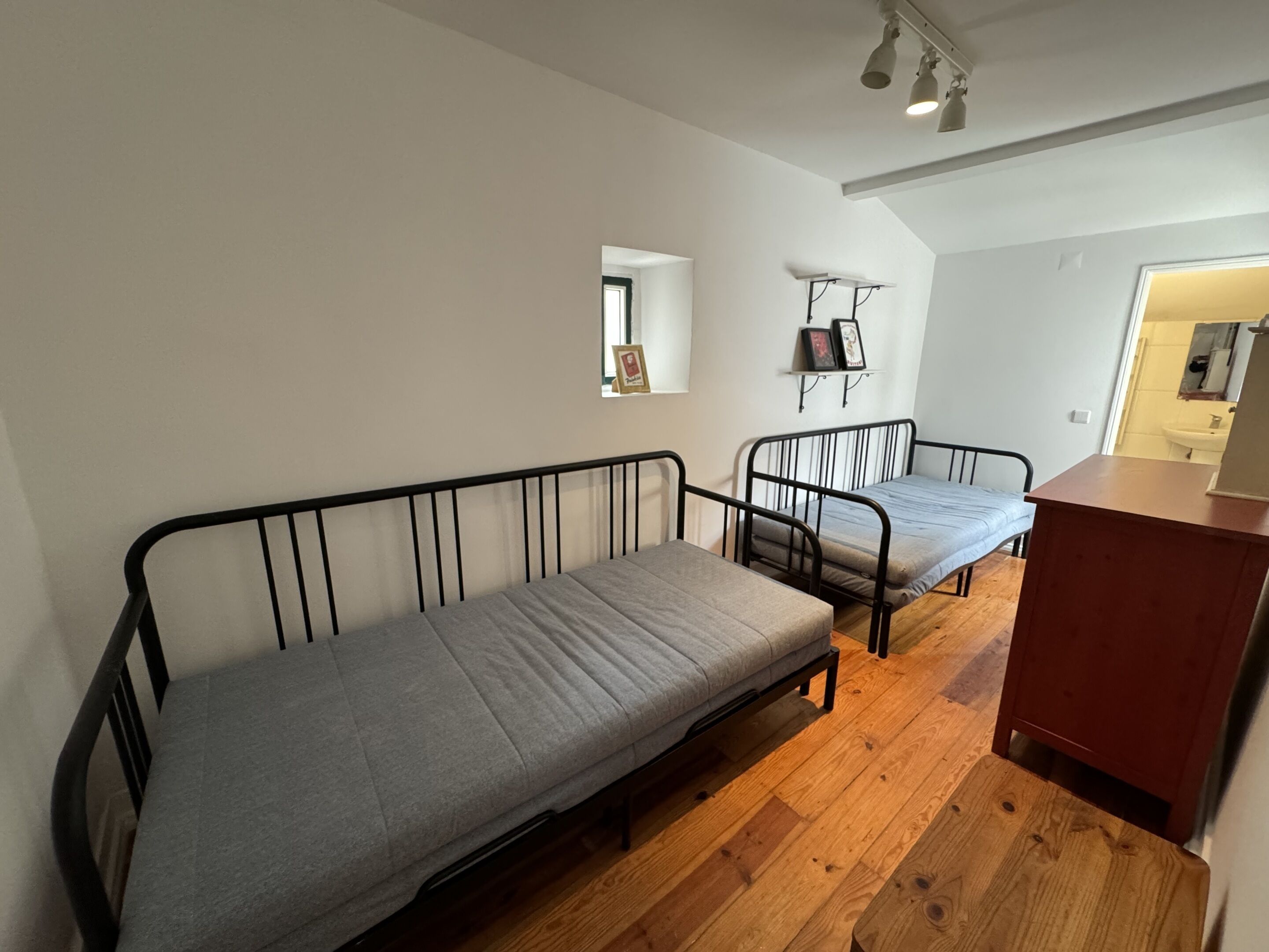 Apartamento clássico, banheiro privativo, vista para a cidade (Rossio Terrace) | 2 quartos, ferros/tábuas de passar roupa, Wi-Fi de cortesia