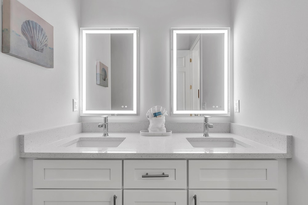 Azul Townhomes B3 - Madeira Beach, FL