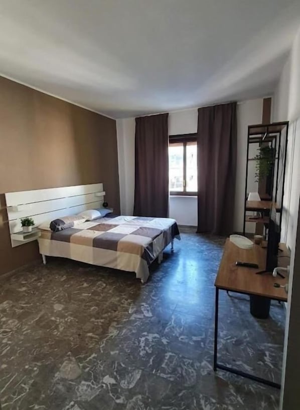 Quarto luxo | Cortinas blackout, quartos à prova de som, ferros/tábuas de passar roupa