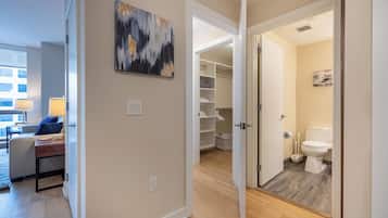 Apartamento Deluxe, cozinha | 1 quarto, secretária, secretária adequada para computadores portáteis