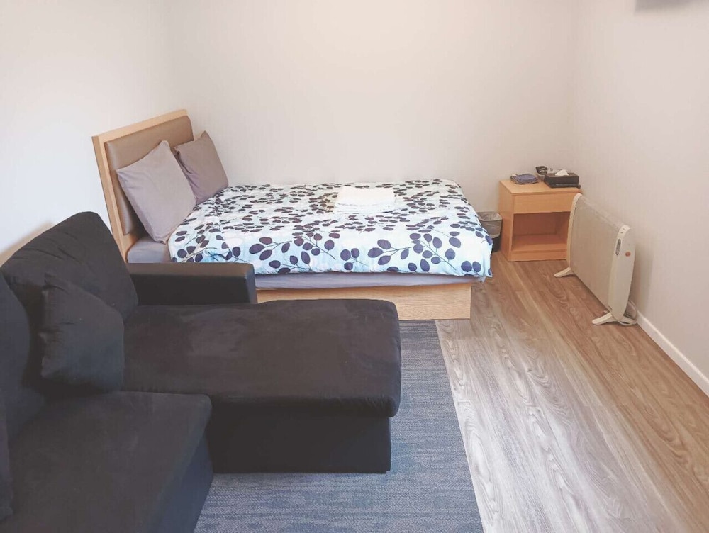 1 Double 1 Sofa Beds Garden Chalet B - Rotorua