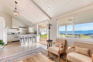 Casa (2 Bedrooms) | Interior