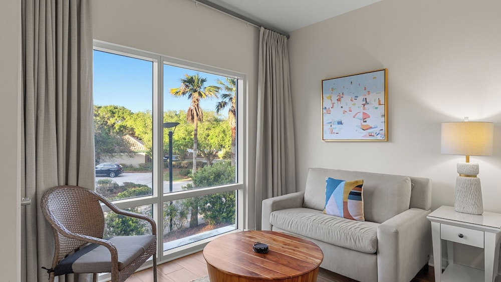 Resort Condo Steps To Beach Pool, Hot Tub, Tennis, Golf Sandestin, Miramar Beach - Miramar Beach, FL