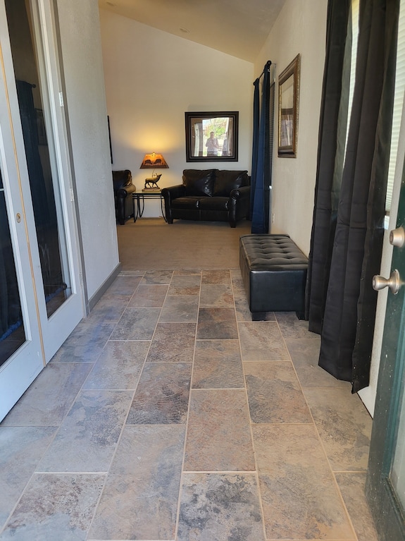 Soothing 1 Level 4-bedroom Duplex With Wifi In Laramie - Laramie, WY