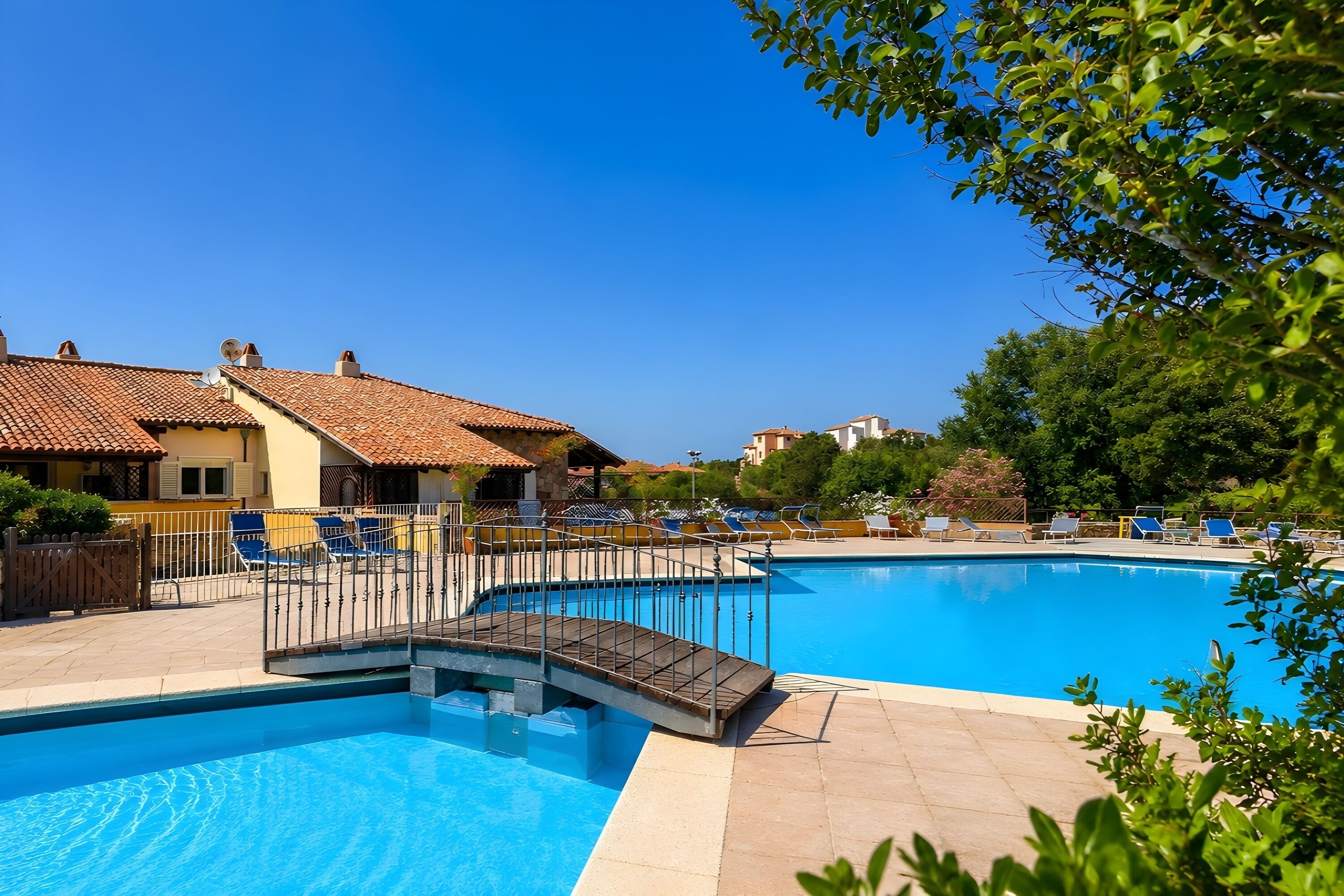 Piscina exterior sazonal 