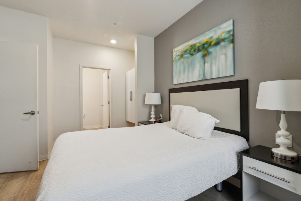 Simplicity At the Rim 1117 I Spacious 1 Bed 1 Bth - San Antonio | Vrbo