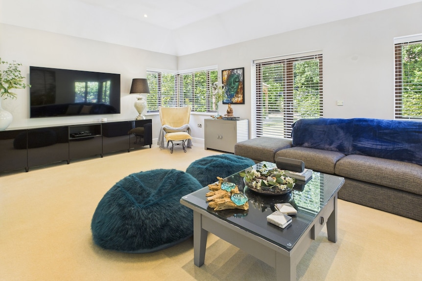 3 Bed Luxury Family Home, With Self-check In & Direct Train To London - Woking