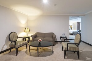 Suite Executiva, Vista para a cidade | 1 quarto, secretária, Wi-fi grátis