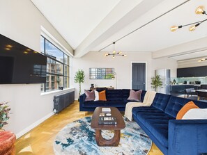 Apartamento Clássico, 2 quartos, Vista para a cidade | 2 quartos, com decoração personalizada, com mobília individualizada