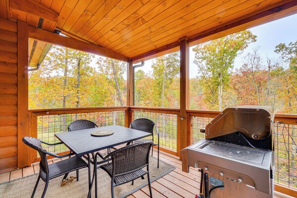 The Sporting Place: 5 Mi To Pigeon Forge Pkwy - Pigeon Forge, TN