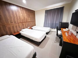 Quarto Triplo Standard | Wi-fi grátis, roupa de cama fornecida 