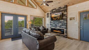 Cabana, 3 quartos | Área de estar | Smart TV