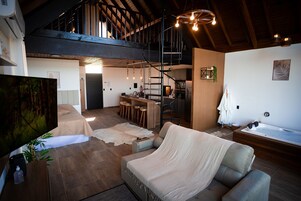 Cabana de Madeira Lua de Mel, banheira de hidromassagem | Sala de estar