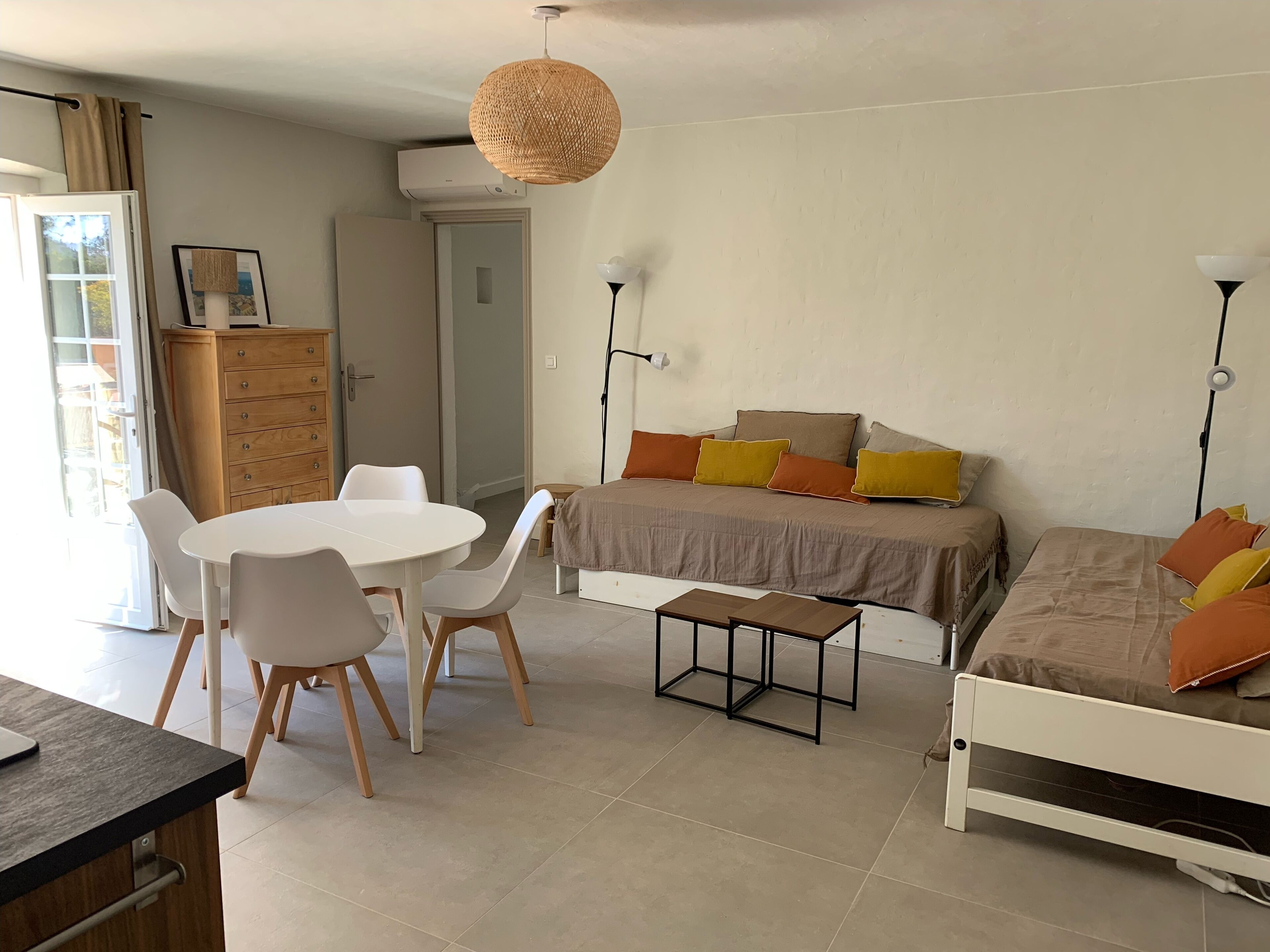 Villa In Garden Level 6/8 Pers On Swimming Pool 5 Mn Walk From The Beach, In A Quiet Area - Le Lavandou