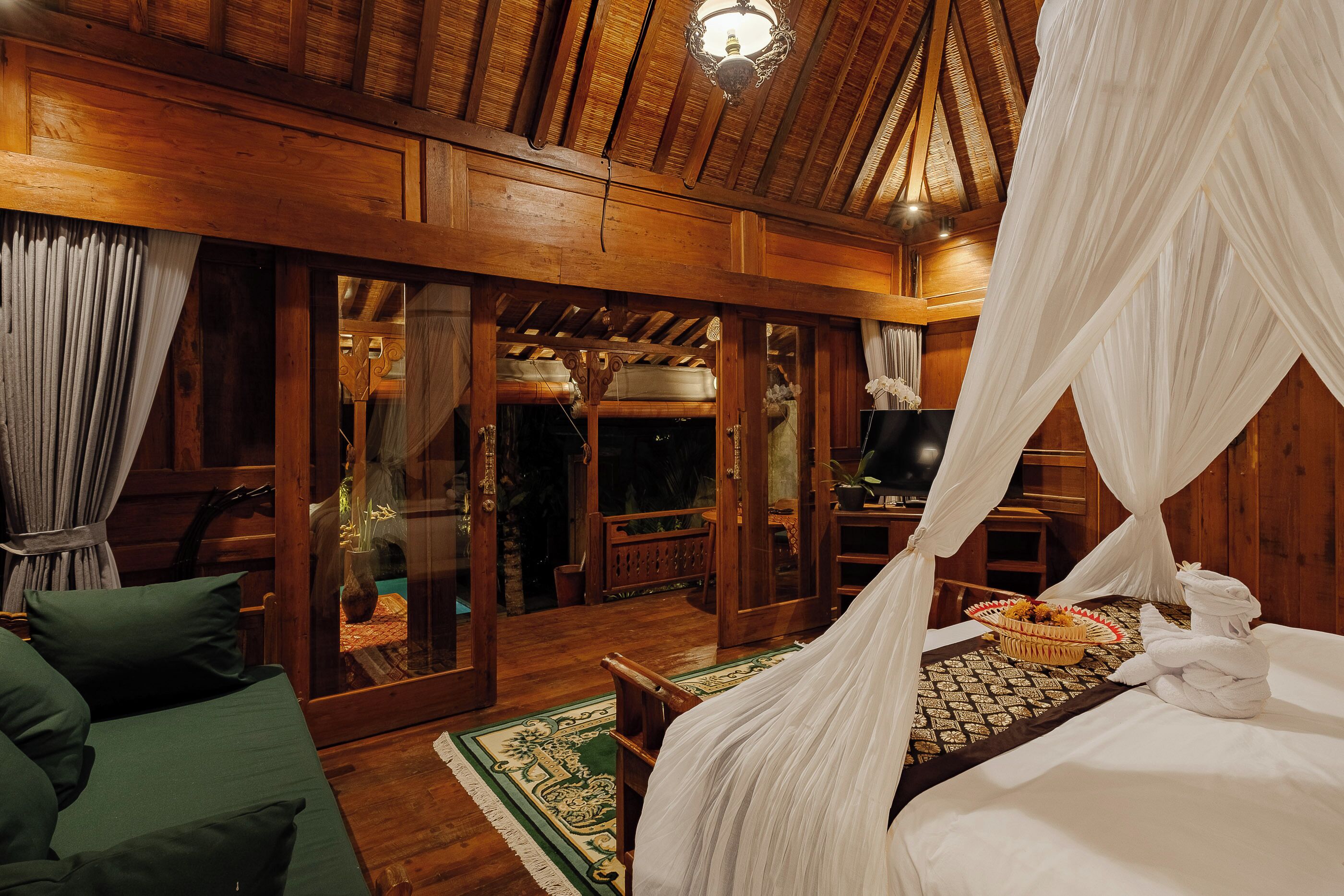 Villa de Luxo, vista para a piscina | 1 quarto, secretária, Wi-fi grátis, roupa de cama fornecida 