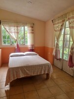 Quarto Standard | Secretária, Wi-fi grátis, roupa de cama fornecida 