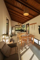 Casa Valley Boutique 01 - Praia do Rosa | Cozinha privada | Mesas de jantar