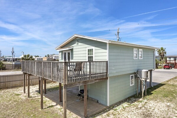 Byron's Beach House - Alabama Gulf Coast Zoo, Gulf Shores