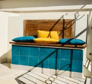 Quarto Duplo Superior, varanda, Vista para a cidade | Terrenos do alojamento