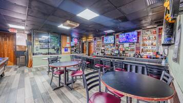 Pequenos-almoços e jantares servidos, incluindo cozinha americana