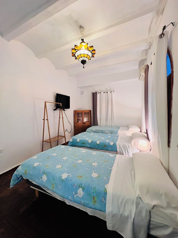 El Beaterio Salón del Angel 10 Pax - Tarifa | Vrbo