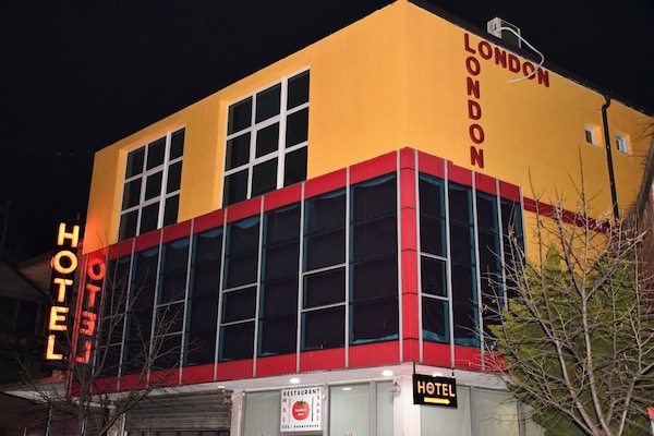 London Restaurant Hotel - Kukës