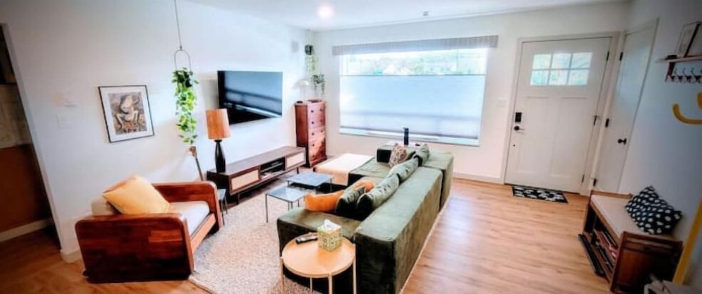 Downtown Designer Duplex Close To Beach! Spa Tub, Sunroom, Game Room, Ev & More! - 長灘