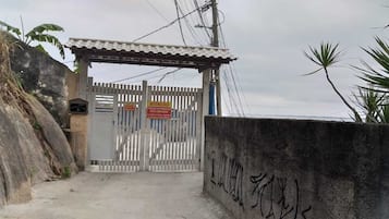 Entrada do alojamento