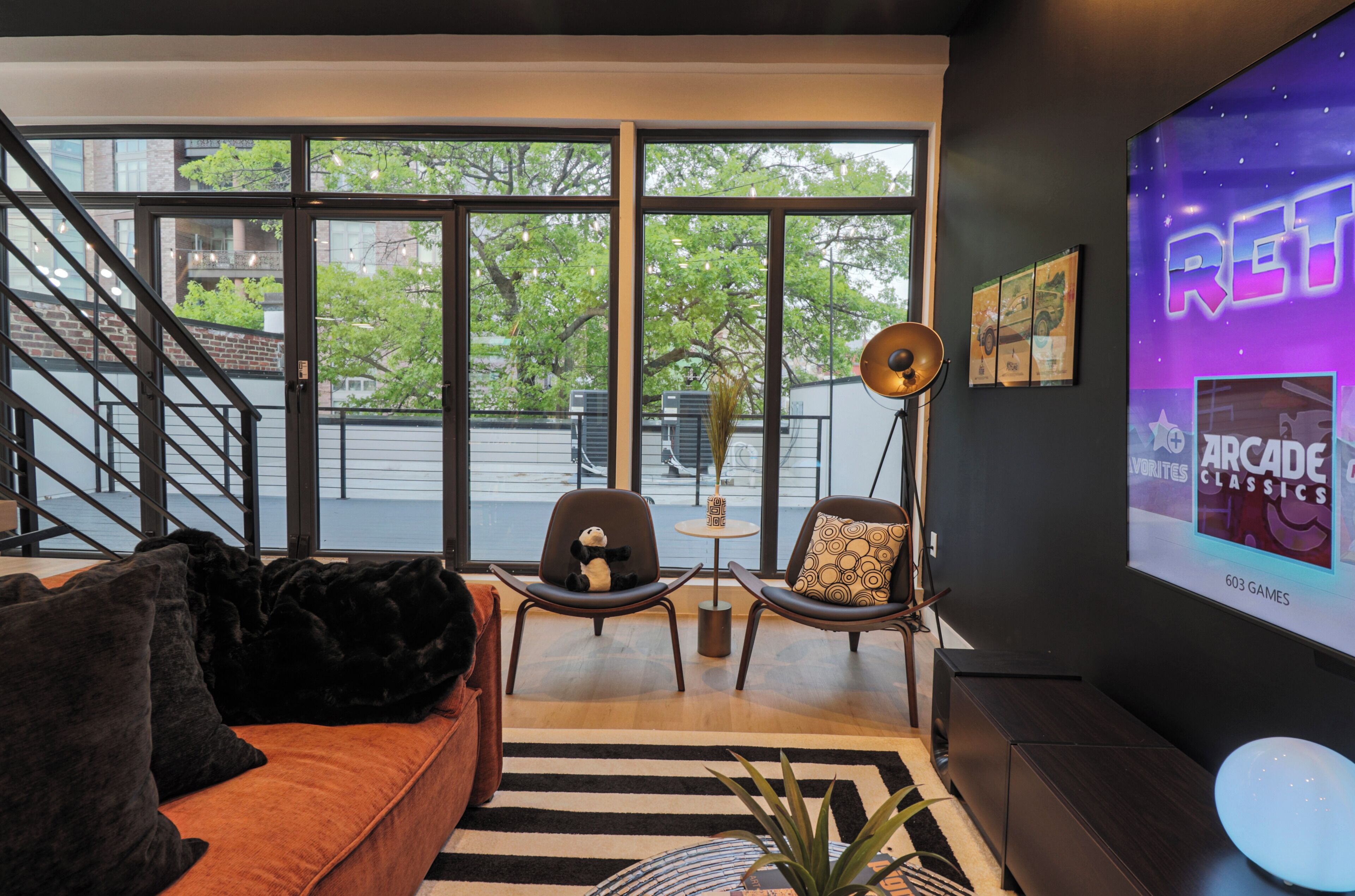 Unit 8: Spacious 2br Penthouse | Sleeps 8 - Bethesda, MD