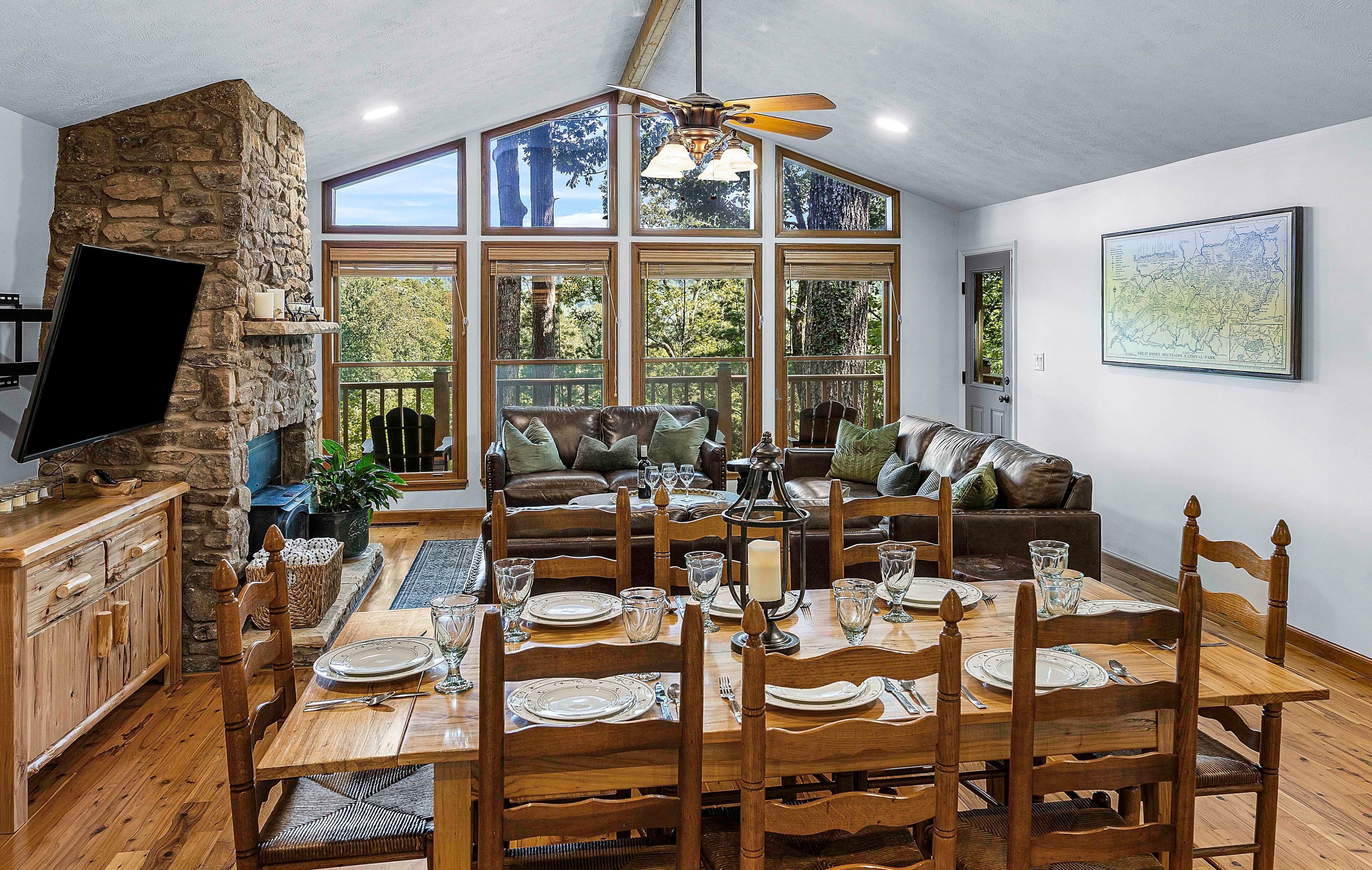 Cabin W/hot Tub & Game Room | Arcade | Mtn Views - Townsend, TN