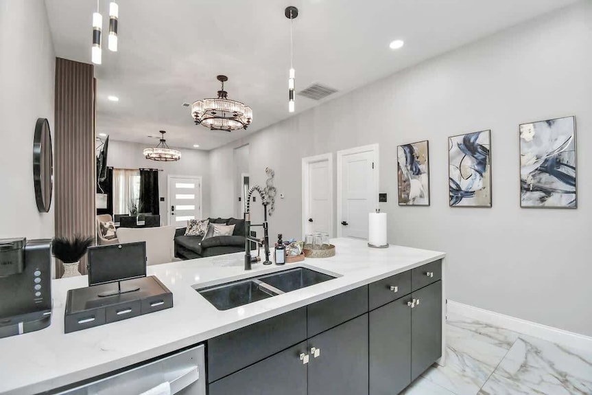 Houston's Marble Gem Near Nrg, & Medical Center - 皮爾蘭