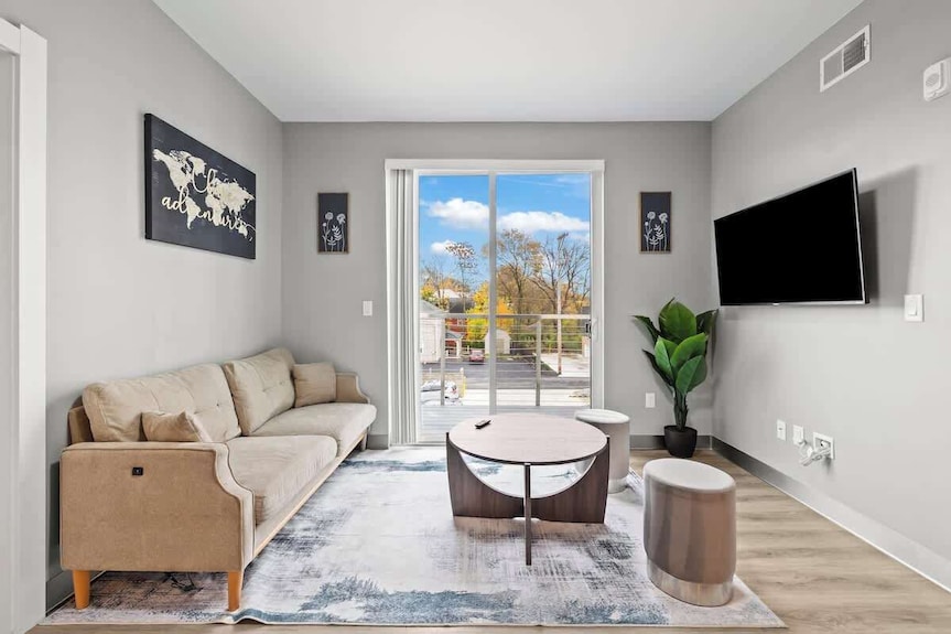 Modern Luxury In Columbus (Near Downtown & Osu) - Ohio