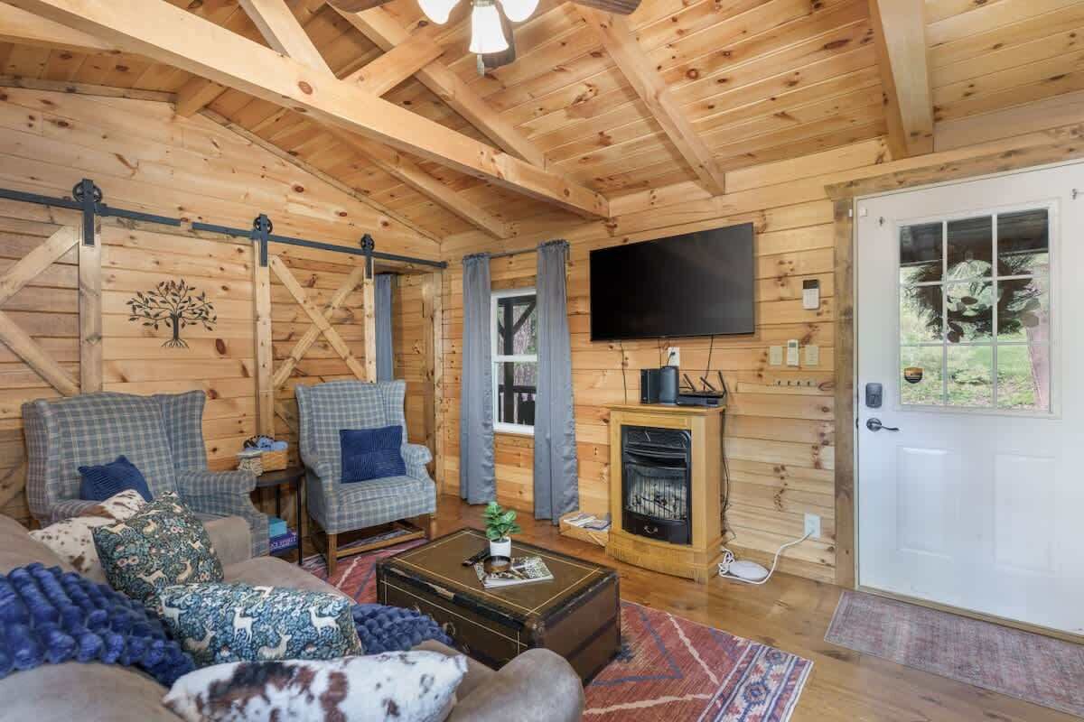 Copperhead Cabin: Hocking Hills|hot Tub| Games - Hocking Hills State Park, OH