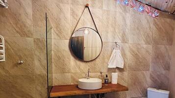 Suite-Estúdio Familiar, vista para a lagoa | Casa de banho