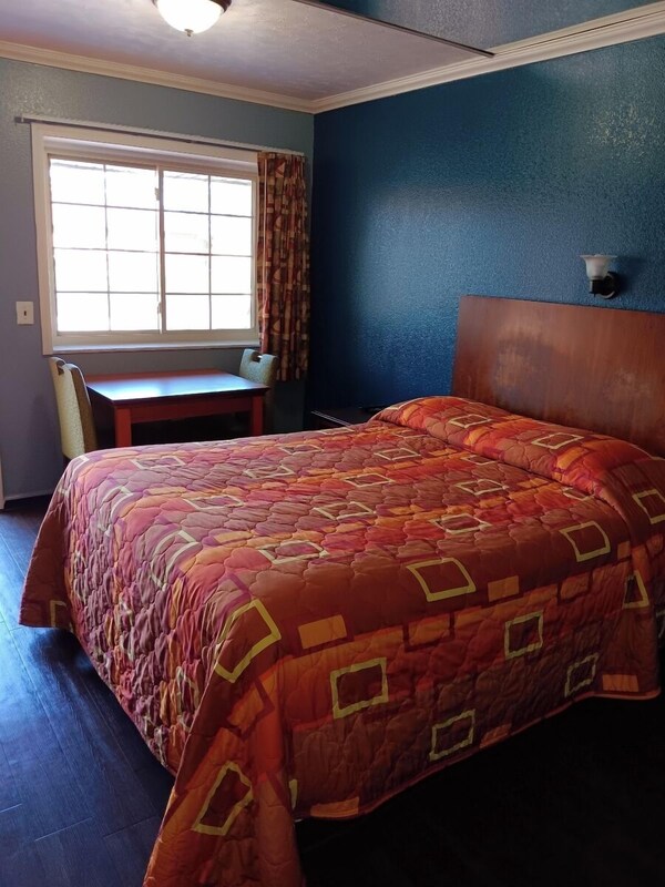 Fraser Motel - Sterling Heights, MI