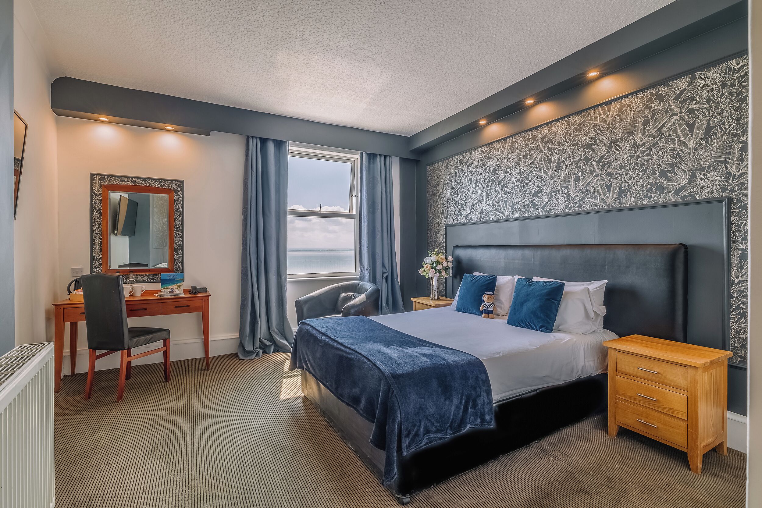 Relaxing Getaway With Tranquil Atmosphere - Breakfast, Parking & Beach Access - Essex