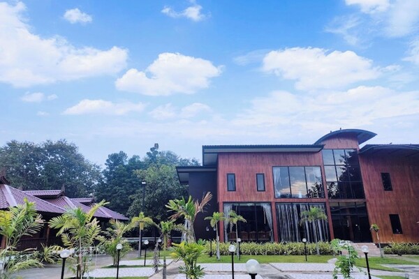 Phra Chan Khiang Dao Resort - Mueang Phrae District