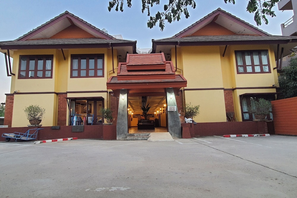 Yellow Tique Hotel - Lampang
