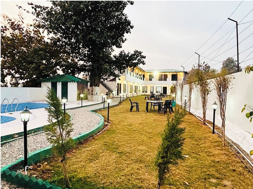 Hotel Jungle Castle Resort Corbett - Uttarakhand