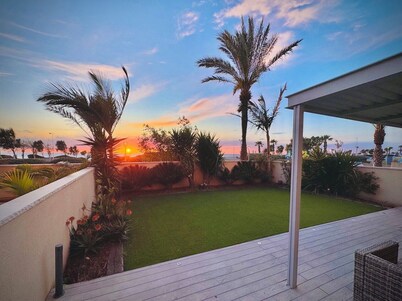 Gugel Waves Seaview 4BR Family Aparts