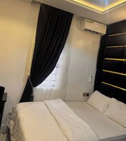 Quarto standard | Roupas de cama premium, camas com colchões pillow-top, escrivaninha
