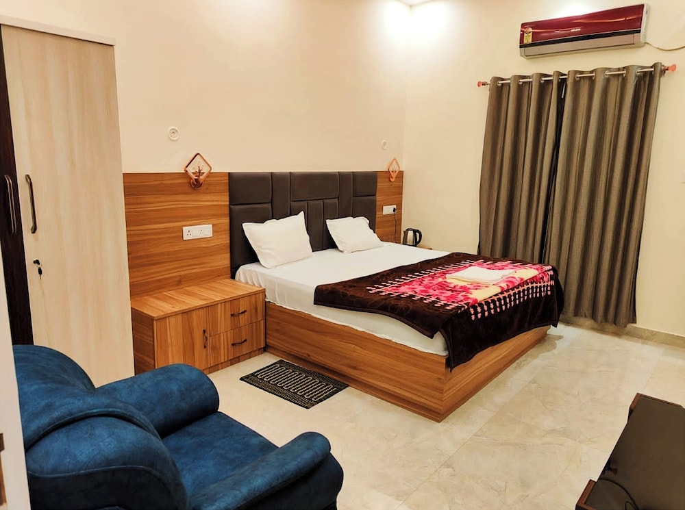 Hotel Vrindavan Palace Ayodhya - Ayodhya