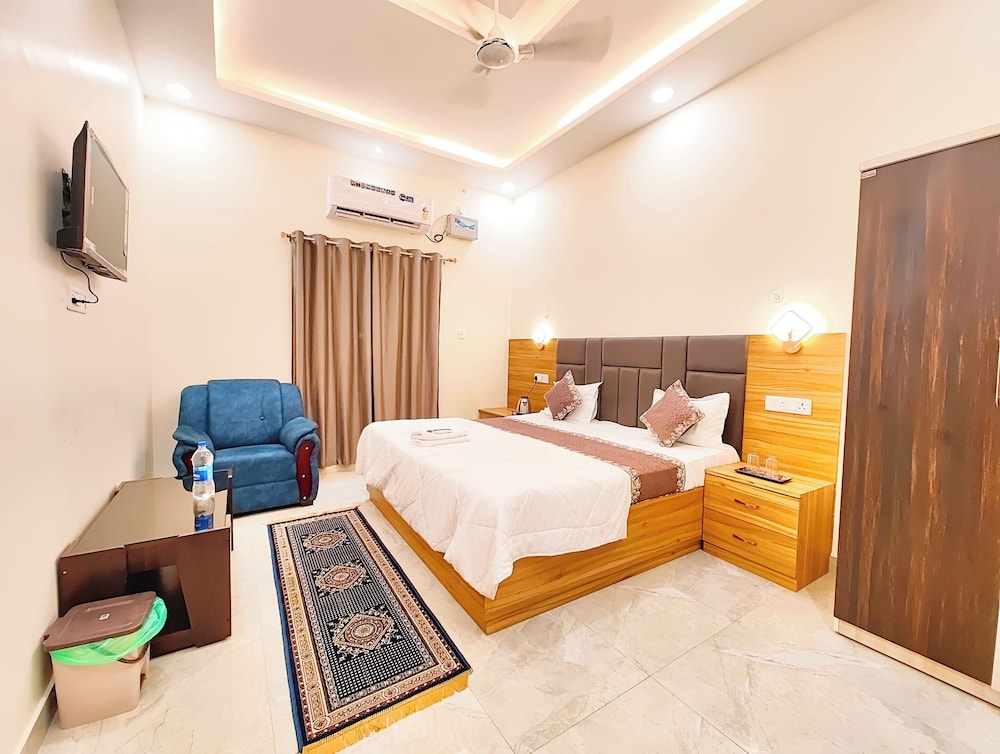 Hotel Vrindavan Palace Ayodhya - 아요디아