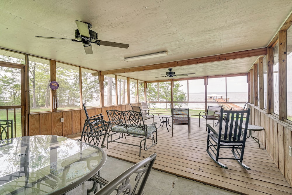 Lakefront Gem W/ Boat Dock & Fishing Pier In Many - Louisiana