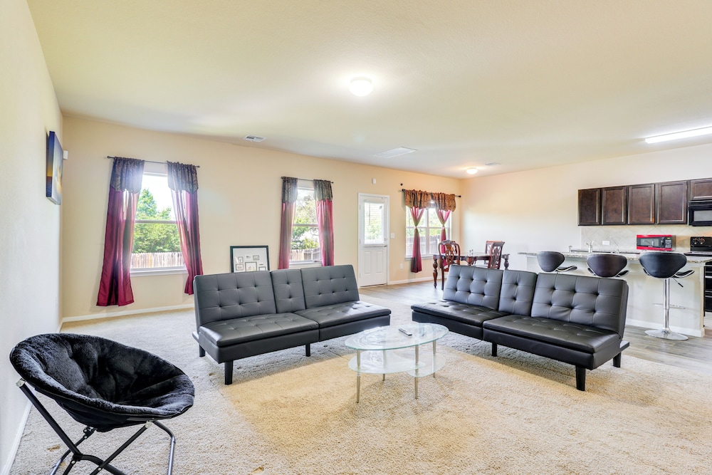 < 20 Mi To Dtwn Austin: Home In Quiet Neighborhood - Elgin, TX