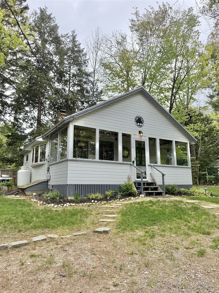 Kendall Cottage Limit 6 3 Bedroom Villa - Sebago Lake State Park, Casco