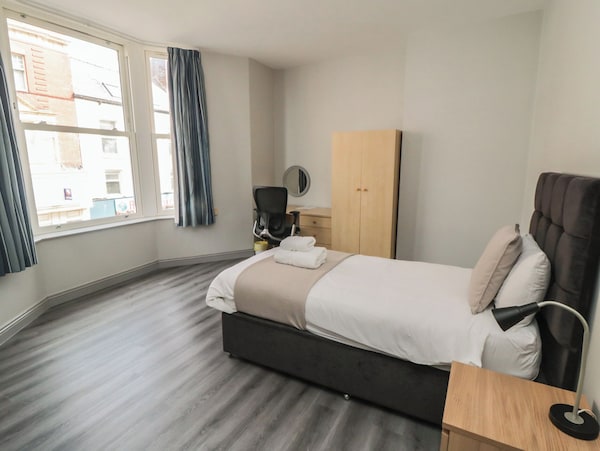 The Newborough Apartment 2 - Scarborough