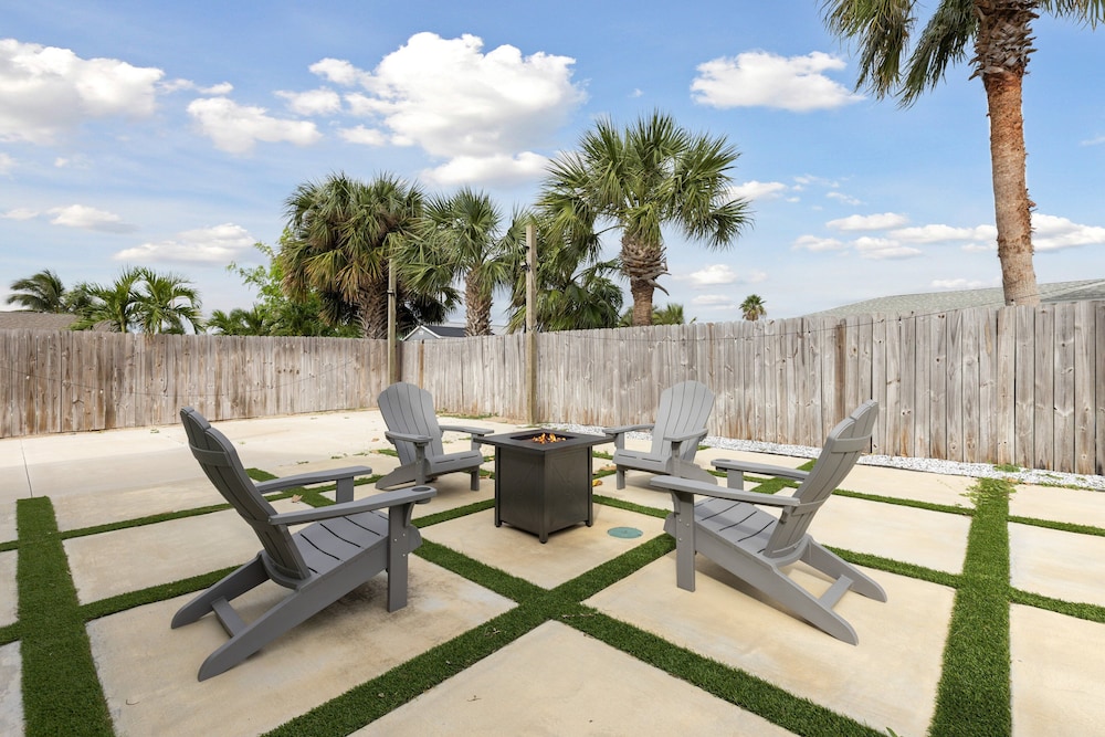 520 Escambia St - Melbourne Beach, FL