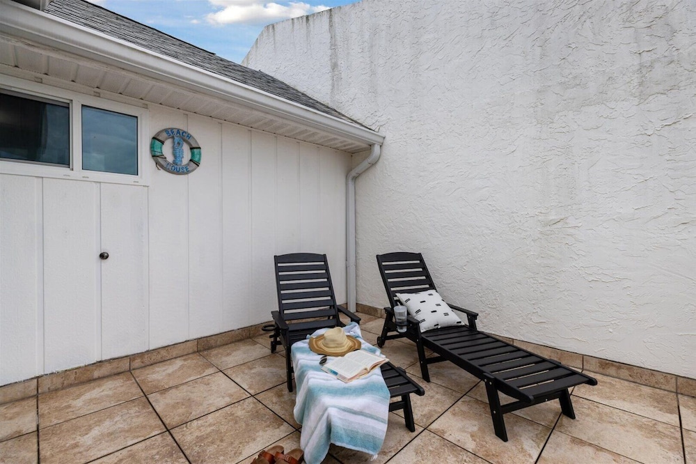 10 Colonial Drive - Cocoa Beach, FL